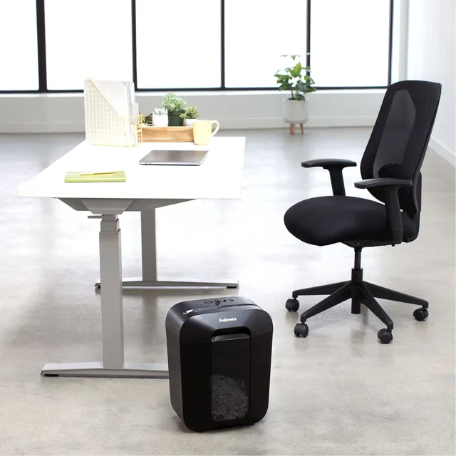 Fellowes Powershred LX45 Cross Cut P4 Paper Shredder - 8 Sheet